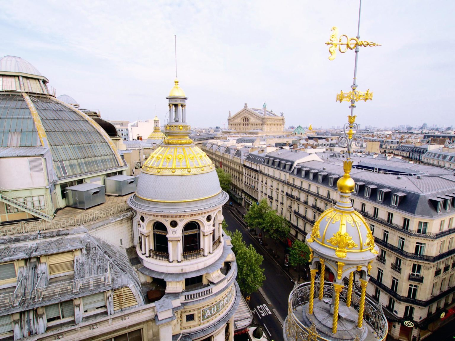 8 surprising facts about Paris / To Europe and Beyond